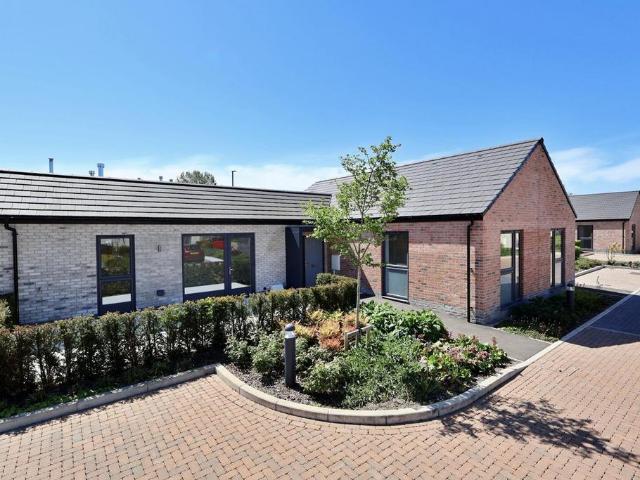 2 bedroom bungalow for sale