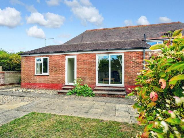 2 bedroom bungalow for sale