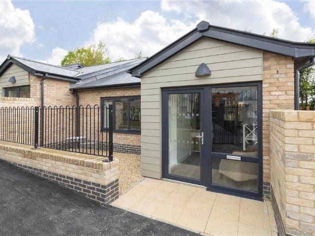 2 bedroom bungalow for sale