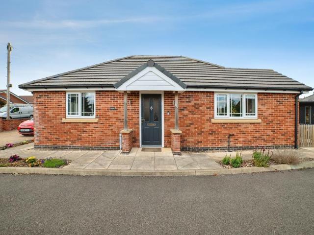2 bedroom bungalow for sale