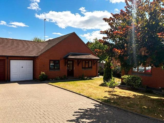 2 bedroom bungalow for sale