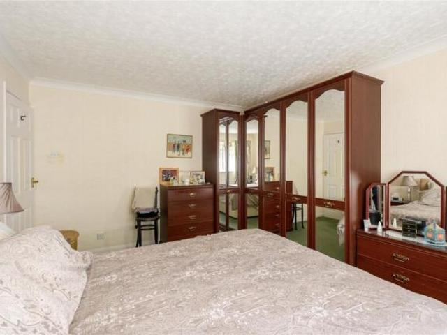2 bedroom bungalow for sale in Congreve Way, Bardsey, LS17