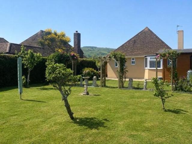 2 bedroom bungalow for sale in Coppice Avenue, Eastbourne, East Sussex, BN20