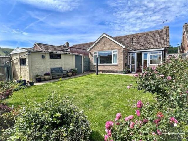 2 bedroom bungalow for sale in Cornmill Gardens, Polegate, BN26