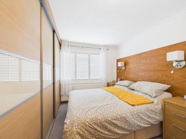 2 bedroom bungalow for sale in Camden Place, Calcot, Reading, RG31