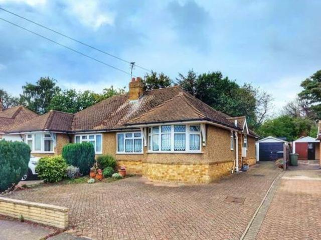 2 bedroom bungalow for sale in Cedar Close Ampthill Bedfordshire MK45