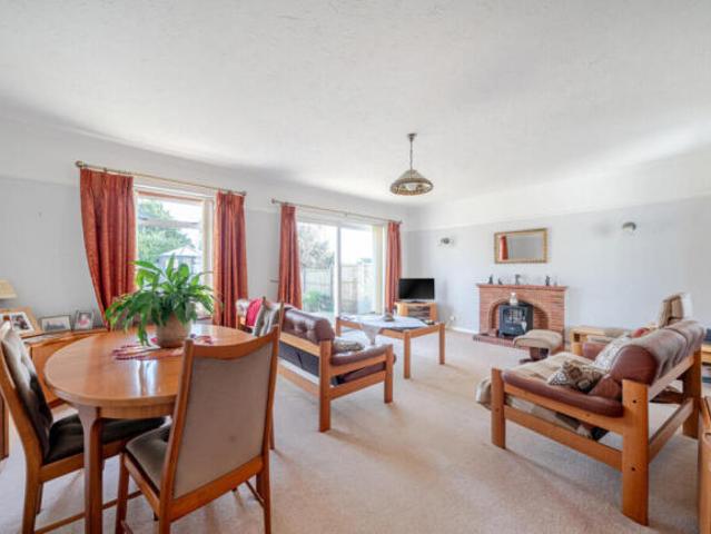 2 bedroom bungalow for sale in Chute Avenue, High Salvington, Worthing, West Sussex, BN13