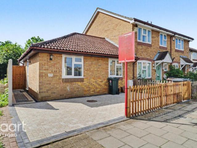 2 bedroom bungalow for sale in Chatsworth Road, Dartford, DA1