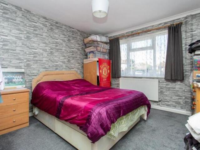 2 bedroom bungalow for sale in Chestnut Drive, Herne Bay, Kent, CT6
