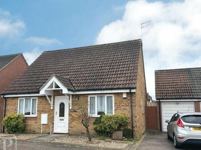2 Bedroom Bungalow For Sale In Clacton on sea, Essex