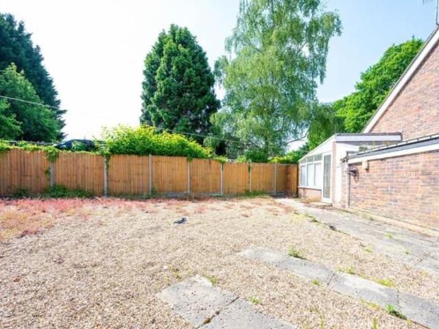 2 bedroom bungalow for sale in Claron, Guildford, GU2