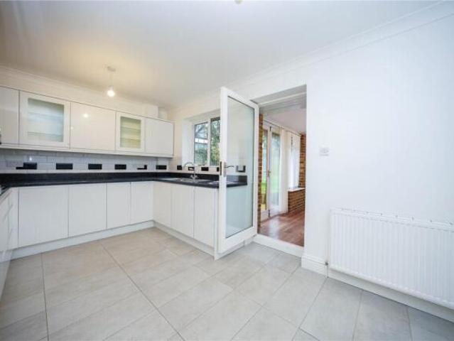 2 bedroom bungalow for sale in Crompton Gardens, Maidstone, ME15