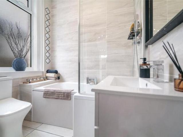 2 bedroom bungalow for sale in Cumbernauld Road, Stepps, Glasgow, North Lanarkshire, G33