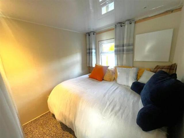 2 bedroom bungalow for sale in Attwood Close, Basingstoke, Hampshire, RG21