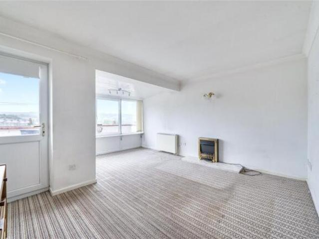 2 bedroom bungalow for sale in Avison Road, Cowlersley, Huddersfield, West Yorkshire, HD4