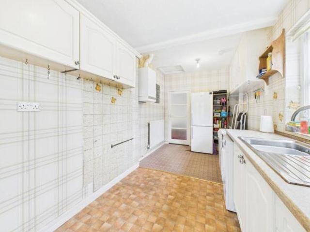 2 bedroom bungalow for sale in Boughton Green Road, Kingsthorpe, NN2 7SR, NN2