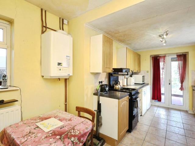 2 bedroom bungalow for sale in Bants Lane, Northampton, NN5