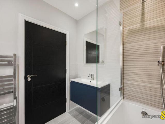 2 bedroom bungalow for sale in Beechway, Bexley, DA5