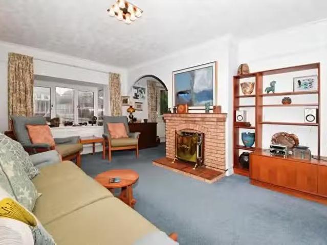 2 Bedroom Bungalow For Sale In Butt Close, Wigston, Leicesters.
