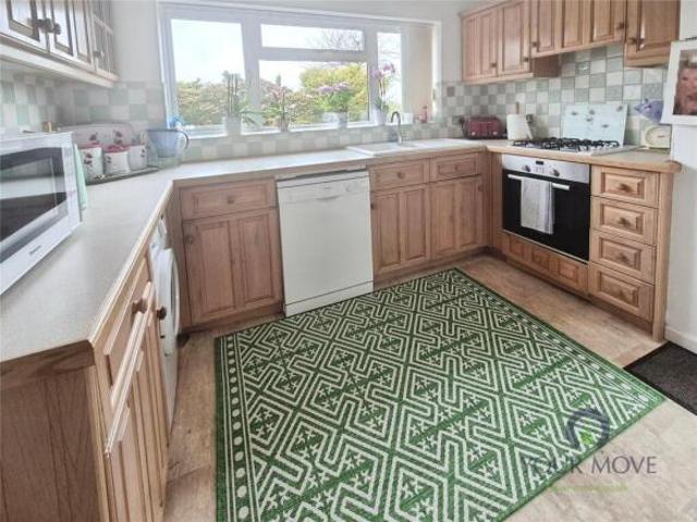 2 bedroom bungalow for sale in Buckhurst Close, Eastbourne, East Sussex, BN20