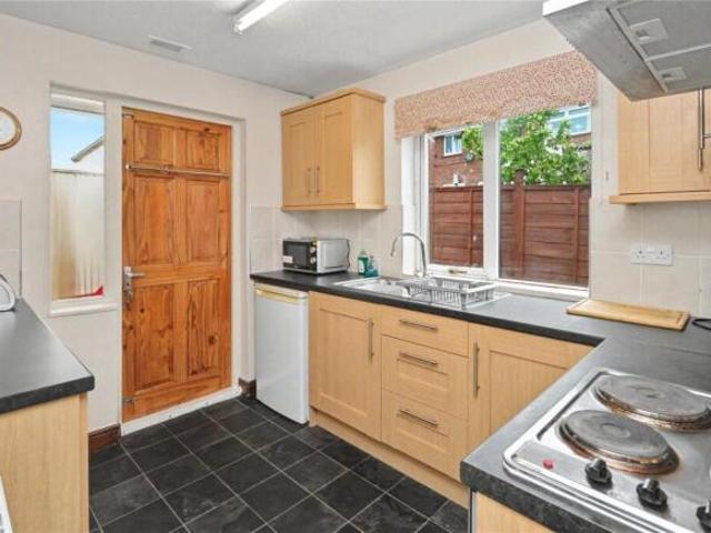 2 bedroom bungalow for sale in Grange Fields Way, Leeds, West Yorkshire, LS10