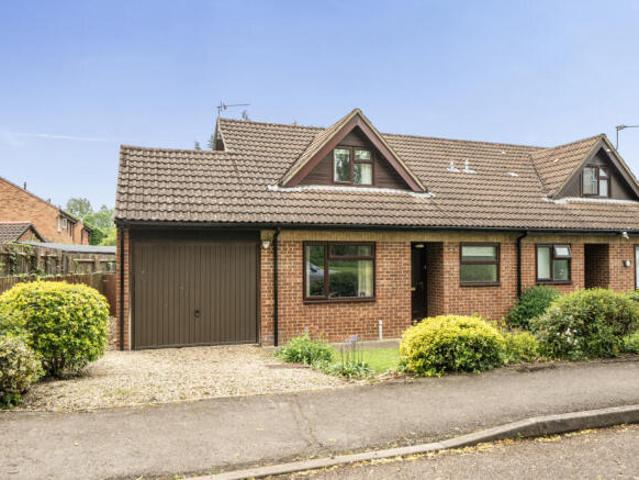 2 bedroom bungalow for sale in Green Lane, Botley, Oxford, Oxfordshire, OX2