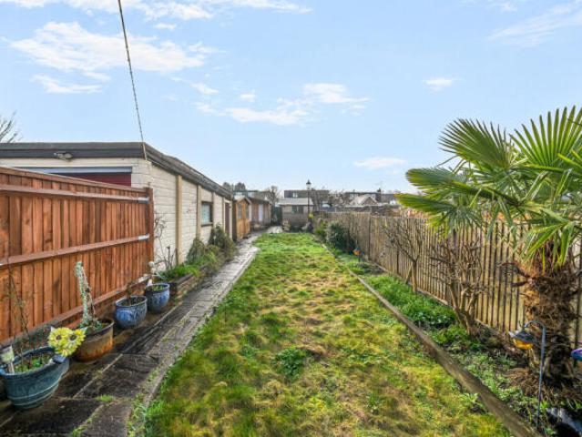 2 bedroom bungalow for sale in Greenfield Avenue, Watford, Hertfordshire, WD19