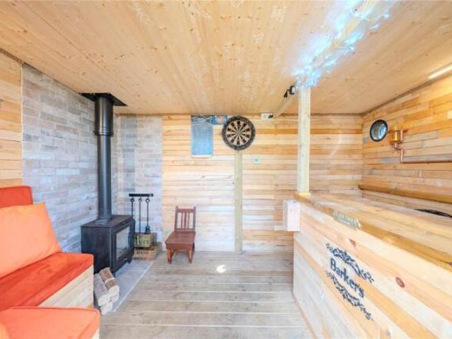 2 bedroom bungalow for sale in Grove Farm Crescent, Cookridge, Leedsl, LS16