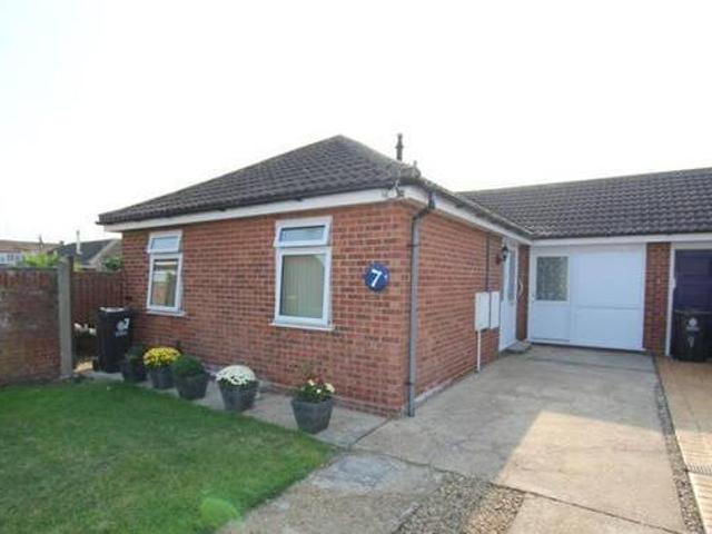 2 bedroom bungalow for sale in Donne Drive Jaywick ClactononSea CO15