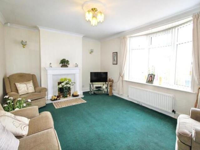 2 bedroom bungalow for sale in Edwin's Avenue South, Forest Hall, Newcastle upon, Tyne and Wear, NE12 9AX, NE12
