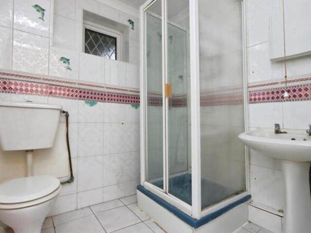 2 bedroom bungalow for sale in Erskine View, Sheffield, S2