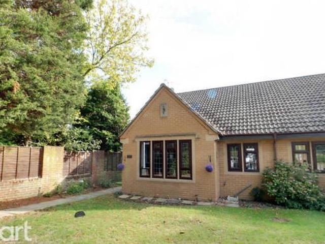 2 bedroom bungalow for sale in Farthing Fields Headley GU35