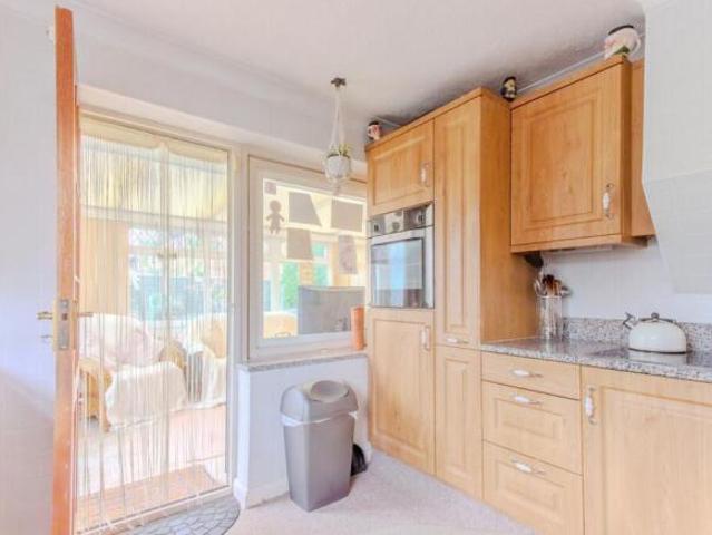 2 bedroom bungalow for sale in Frognal Gardens, Teynham, Sittingbourne, Kent, ME9