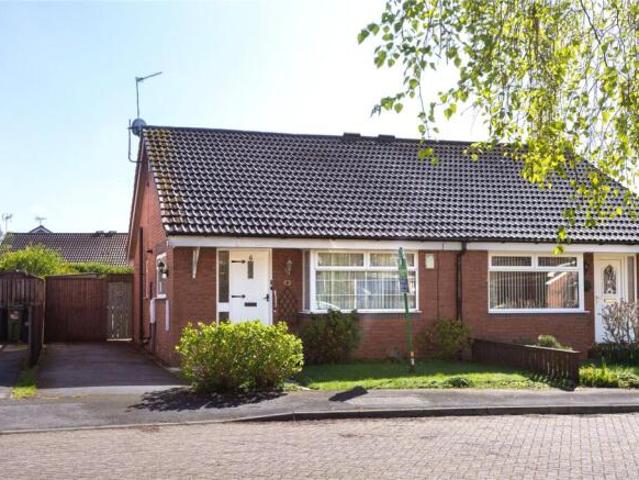 2 bedroom bungalow for sale in Kitemere Place, York, North Yorkshire, YO24