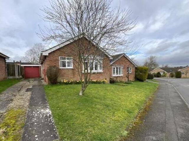 2 Bedroom Bungalow For Sale In Kiveton Park, Sheffield