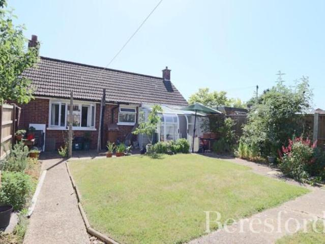 2 bedroom bungalow for sale in Kirkmans Road, Chelmsford, CM2