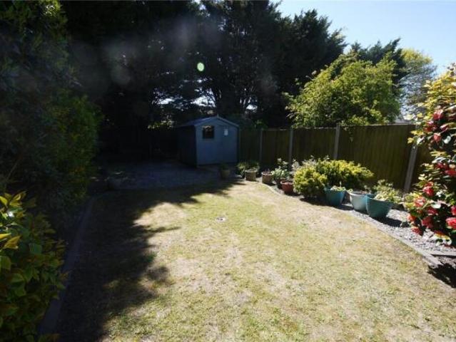 2 bedroom bungalow for sale in Hatch Road, Pilgrims Hatch, Brentwood, Essex, CM15