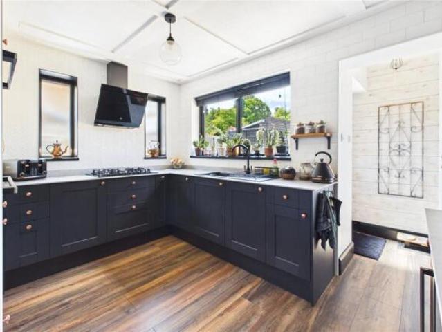 2 bedroom bungalow for sale in Haydon View Road, Swindon, Wiltshire, SN25