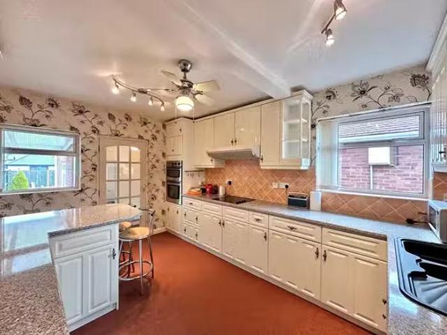 2 Bedroom Bungalow For Sale In Hazel Grove, Hereford, HR2
