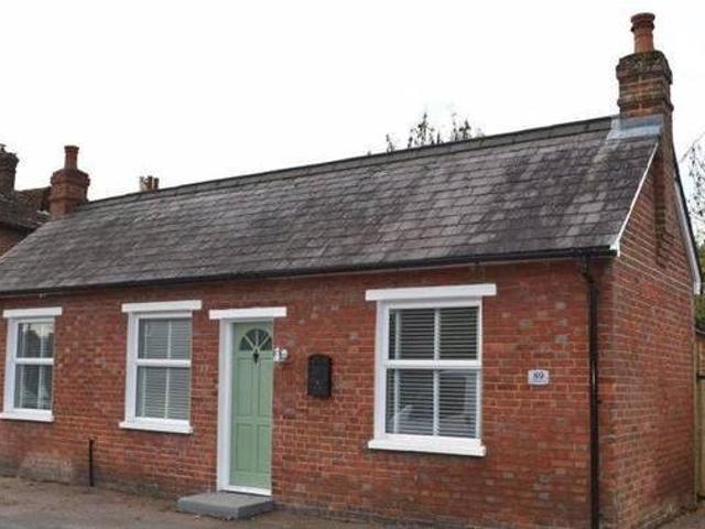 2 bedroom bungalow for sale in Hadlow TN11