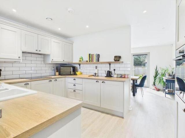 2 bedroom bungalow for sale in Hadlow, TN11
