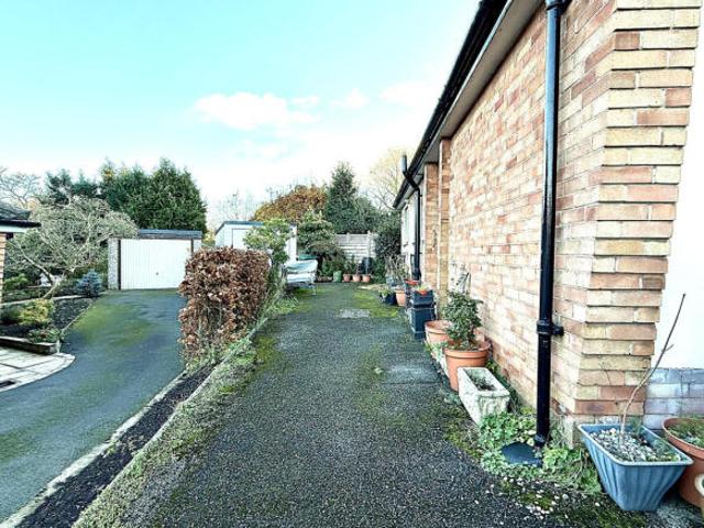 2 bedroom bungalow for sale in Harewood Avenue, Lancaster, LA1