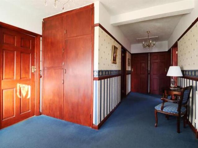 2 bedroom bungalow for sale in Heath Road, Bexley, DA5