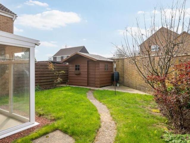 2 bedroom bungalow for sale in Hindburn Close, Brickhill, MK41