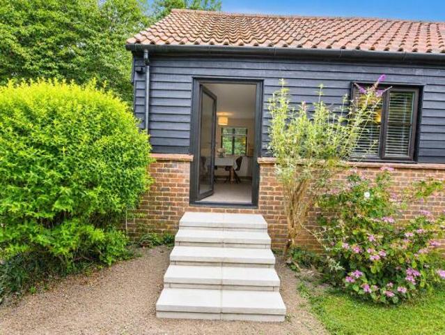 2 bedroom bungalow for sale in Otham Street, Maidstone, ME15