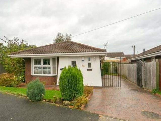 2 bedroom bungalow for sale in Loddon Close Upton Wirral CH49