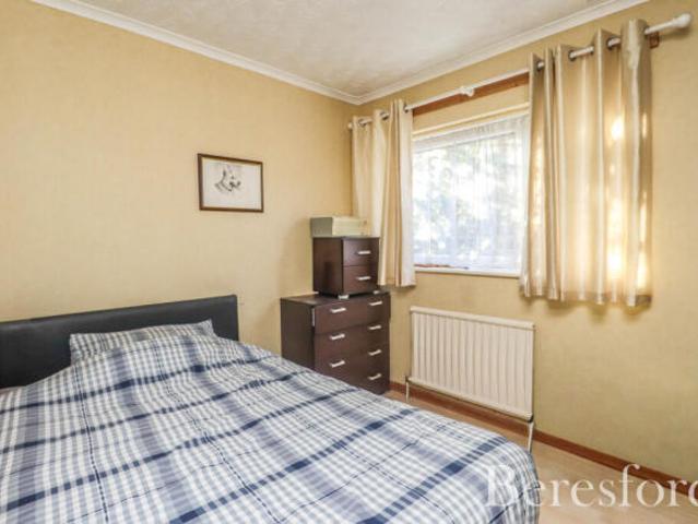 2 bedroom bungalow for sale in Lathcoates Crescent, Chelmsford, CM2