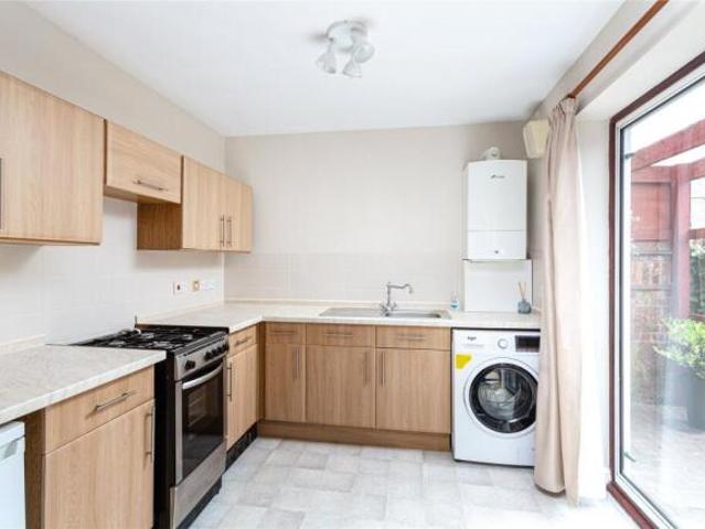 2 bedroom bungalow for sale in Laburnum Garth, York, North Yorkshire, YO31