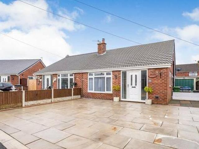 2 bedroom bungalow for sale in Lynton Close Penketh Warrington Cheshire WA5