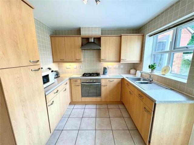 2 bedroom bungalow for sale in Montgomery Road, Whitnash, Leamington Spa, CV31